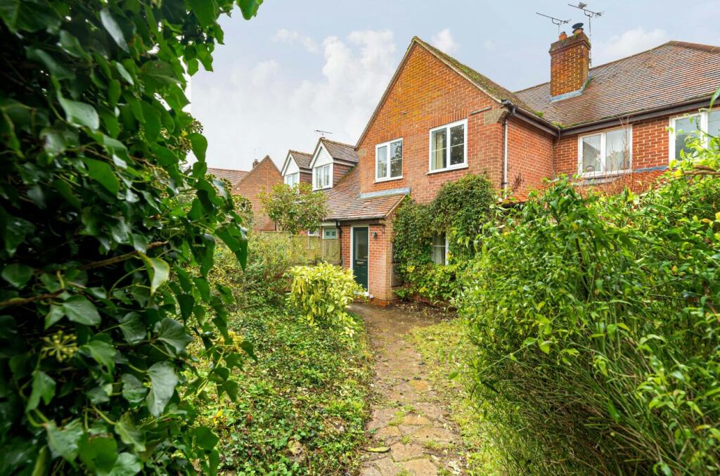 2 bedroom terraced house for sale in High Street, Watchfield, Oxfordshire, SN6