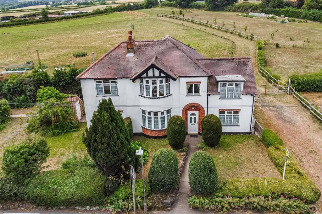 3 bedroom detached house for sale in Church Road, Greasley, Nottingham ...