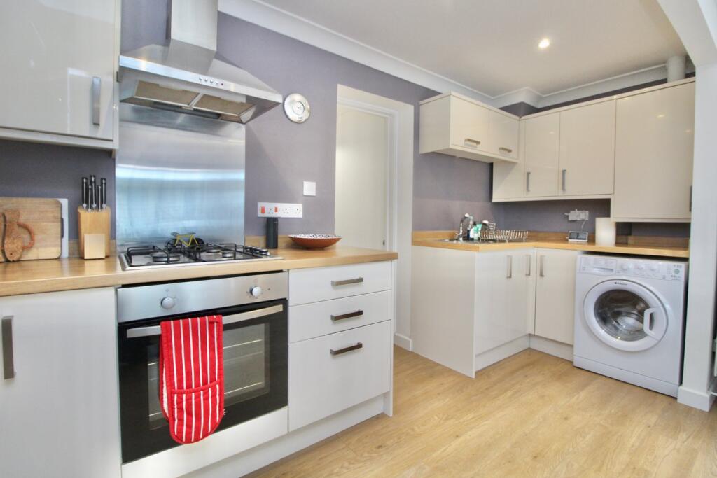 2 bedroom ground floor flat for sale in Tithe Barn, Lymington, SO41