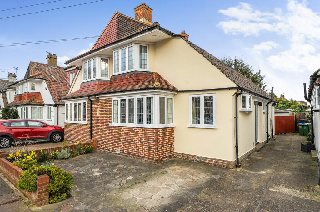 3 bedroom semi-detached house for sale in Crombie Road, Sidcup, DA15 ...