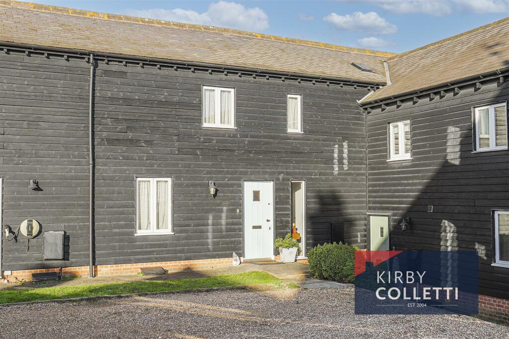 3 bedroom terraced house for sale in Box Lane, Hoddesdon, EN11