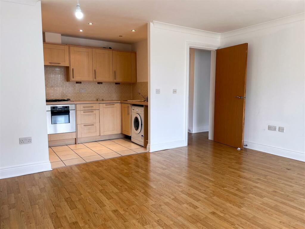 2 bedroom flat for sale in Macquarie Quay, Eastbourne, BN23