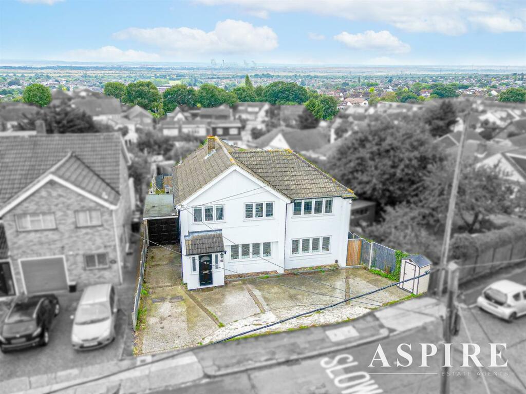 5 bedroom detached house for sale in Clarence Road North, Benfleet, SS7