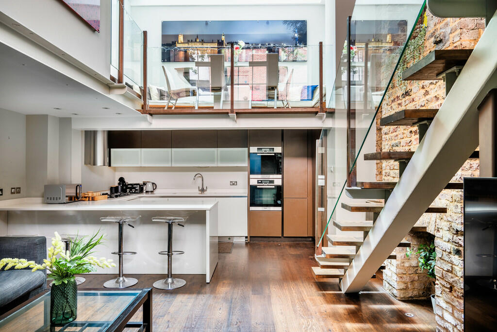 3 bedroom town house for sale in Betterton Street, Covent Garden WC2, WC2H