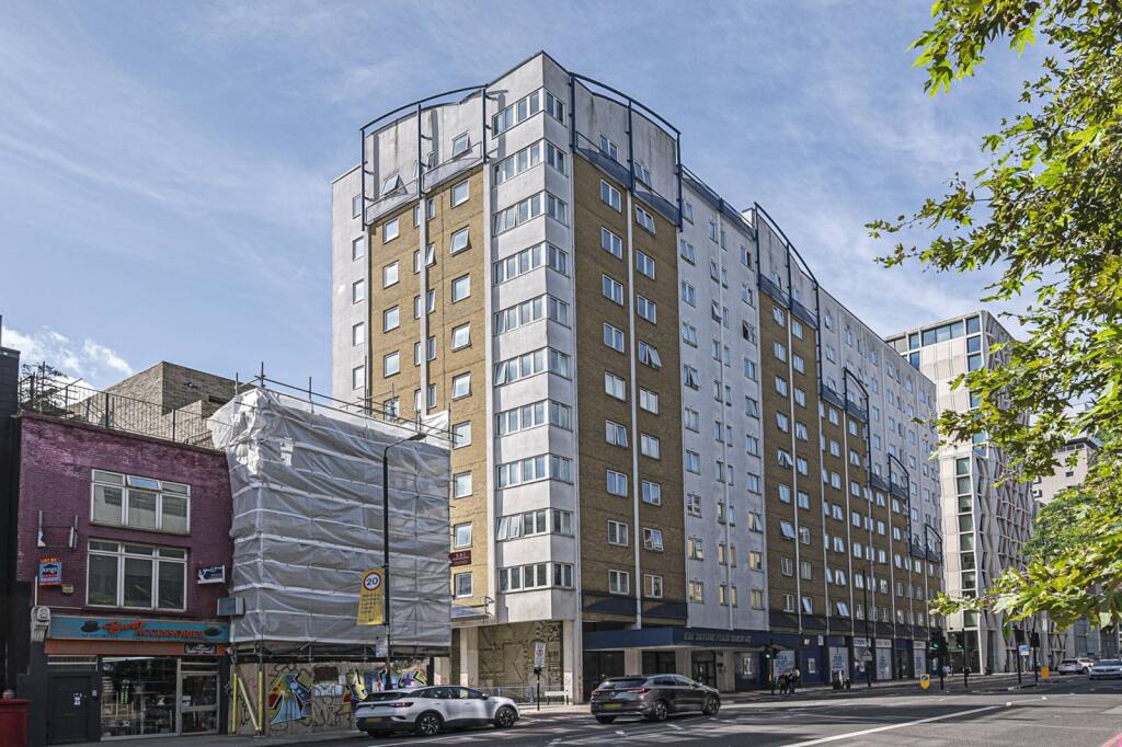 1 bedroom flat for rent in Commercial Road, Aldgate, London, E1