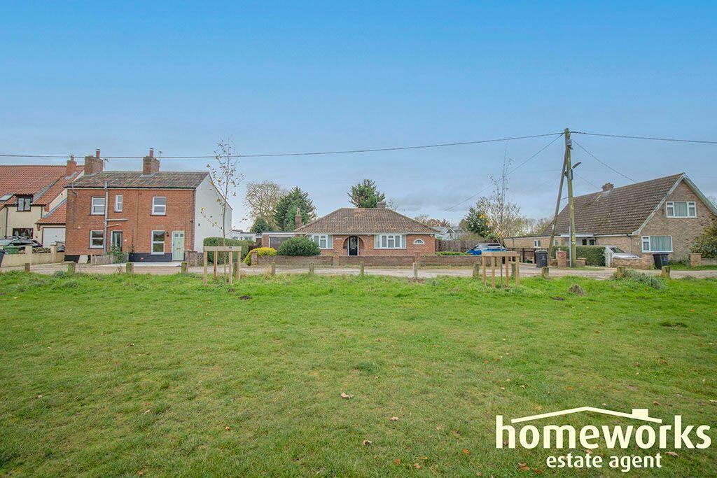 2 bedroom detached bungalow for sale in Neatherd Moor, Dereham, NR20