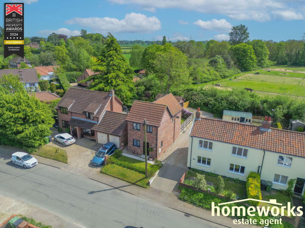 2 bedroom detached house for sale in Station Road, Yaxham, Dereham ...