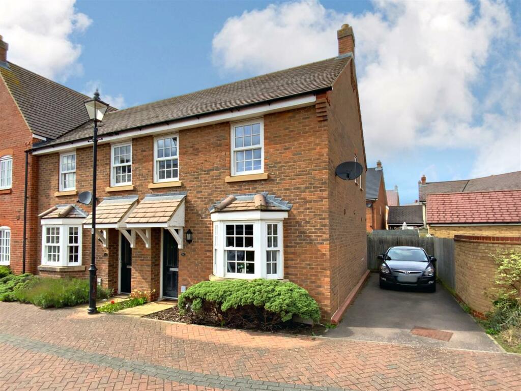 3 Bedroom Semi Detached House For Sale In Oliver Close Kempston