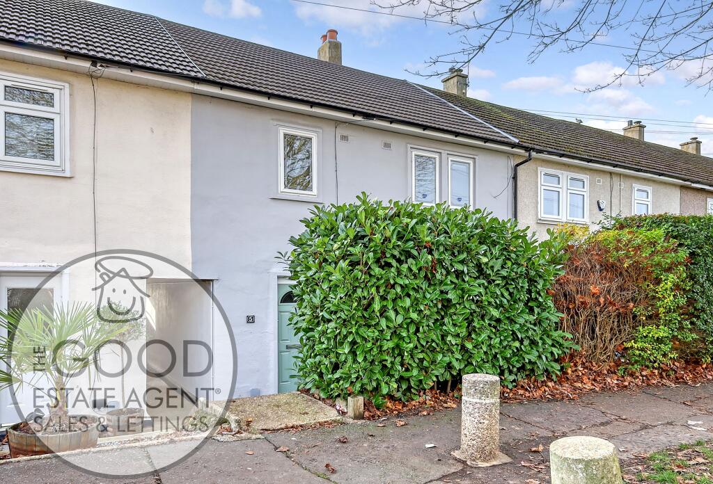3 bedroom terraced house for sale in Colebrook Path, Loughton, IG10