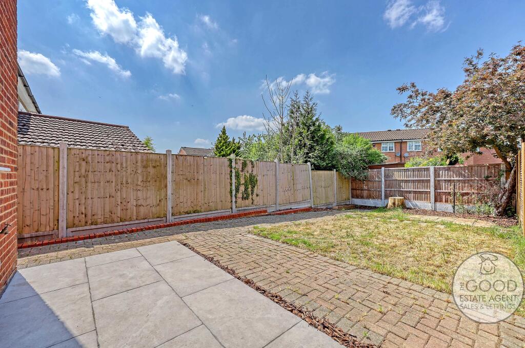 2 bedroom semi-detached house for sale in Colebrook Lane, Loughton, IG10