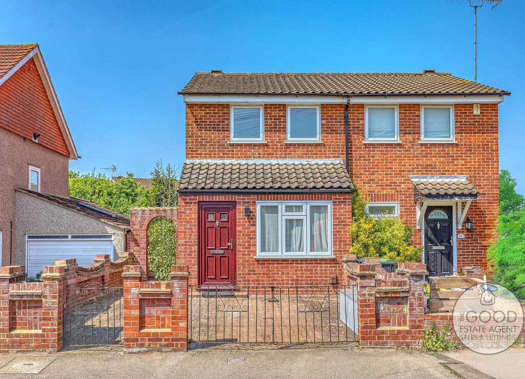 2 bedroom semi-detached house for sale in Colebrook Lane, Loughton, IG10