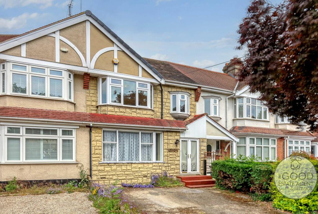 4 bedroom terraced house for sale in Roding Road, Loughton, IG10