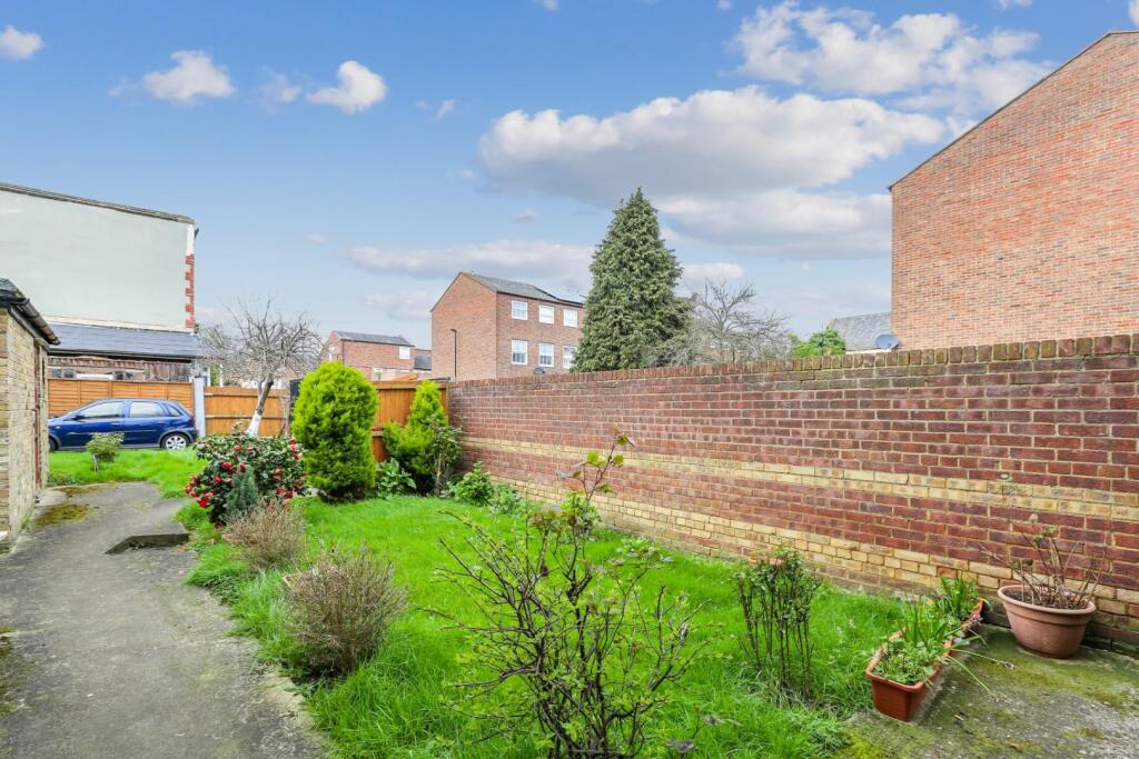 Commercial property for sale in Brockley Rise, London, SE23