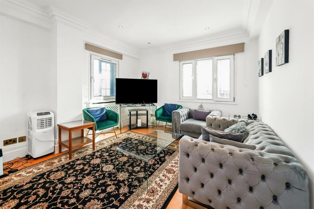 2 bedroom apartment for sale in Brompton Road, Knightsbridge, SW3