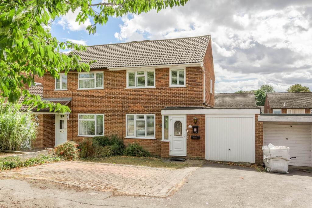 3 bedroom semi-detached house for sale in Bishopstone, Bradville, MK13