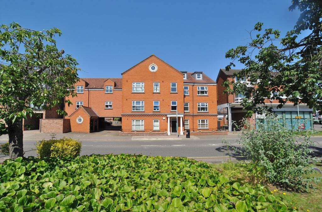 2 bedroom flat for sale in Osier Court, Bancroft, Hitchin, SG5