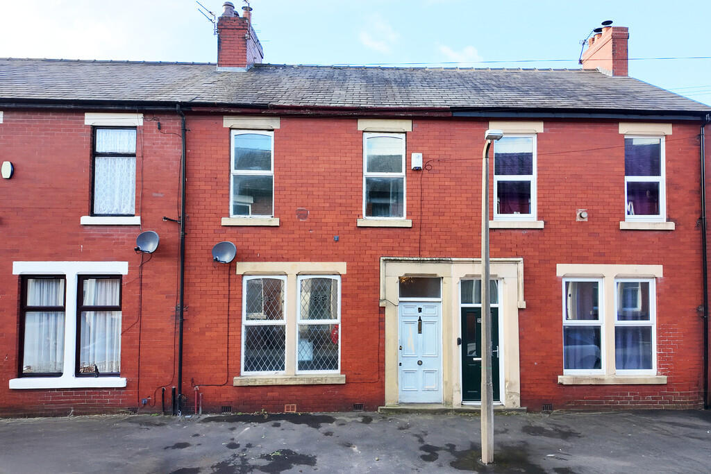 3 bedroom terraced house for sale in Fairhaven Road, Penwortham, PR1