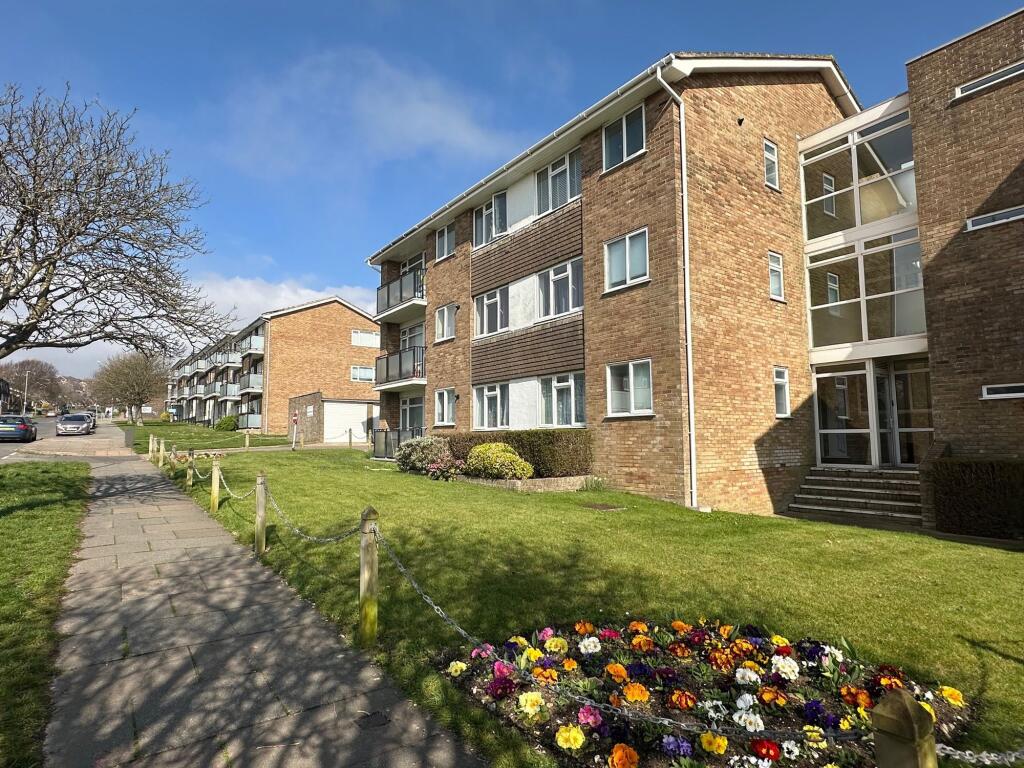 2 bedroom flat for sale in Westbrook, Lustrells Vale, Saltdean, BN2 8FZ ...
