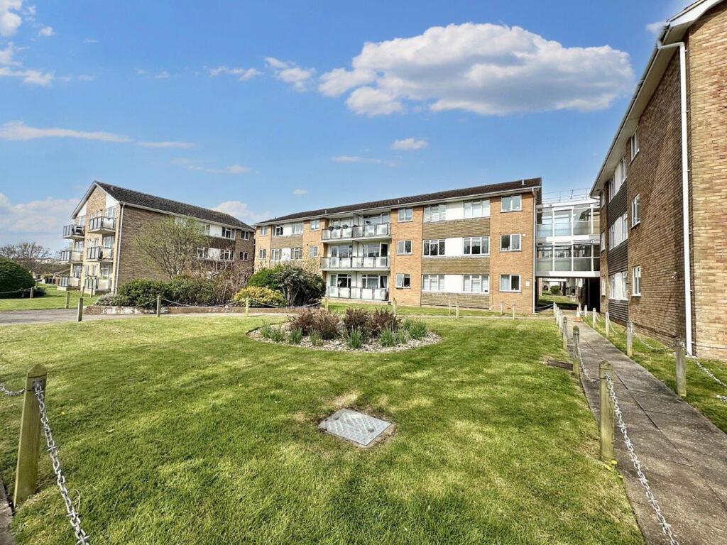 2 bedroom flat for sale in Westbrook, Lustrells Vale, Saltdean, BN2 8EZ ...