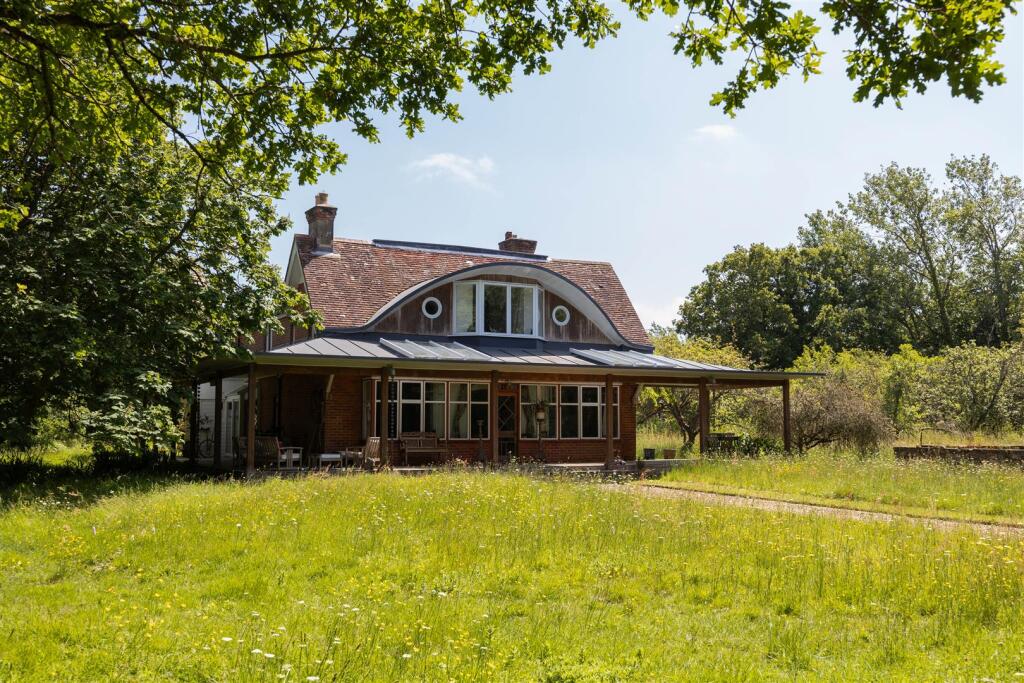 6 bedroom detached house for sale in Cranmore, Isle of Wight, PO41