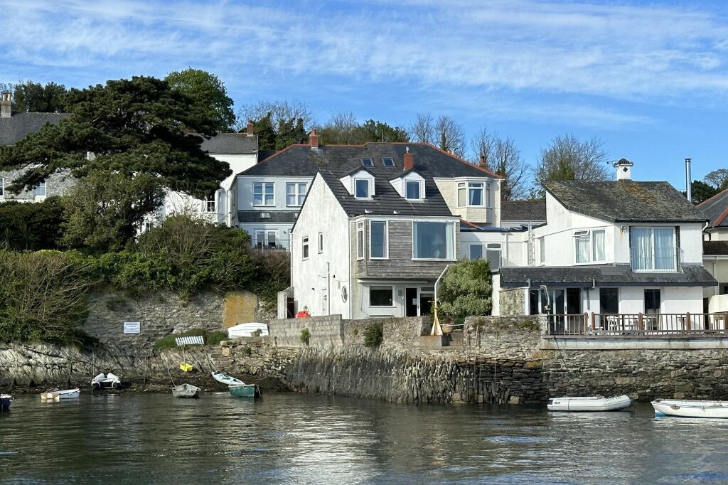 3 bedroom detached house for sale in Trefusis Road, Flushing, TR11