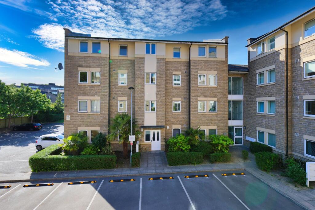 2 bedroom flat for sale in Cornmill View, Horsforth, Leeds, West ...