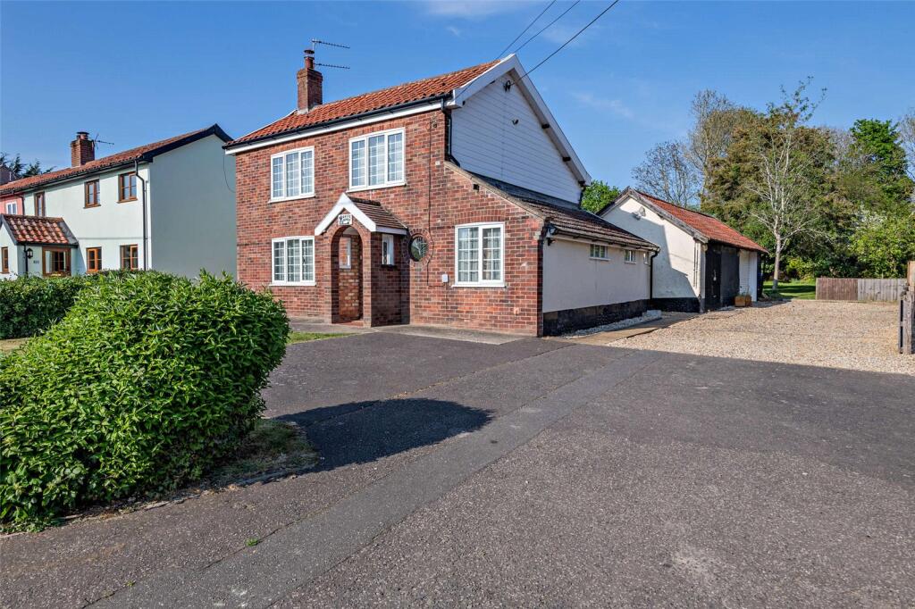3 bedroom detached house for sale in Long Street, Great Ellingham ...