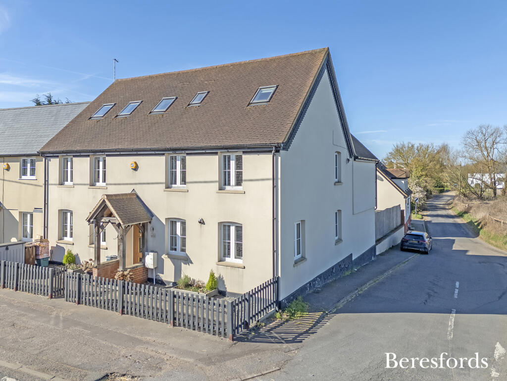 6 bedroom end of terrace house for sale in Boyton Cross Lane, Roxwell, CM1