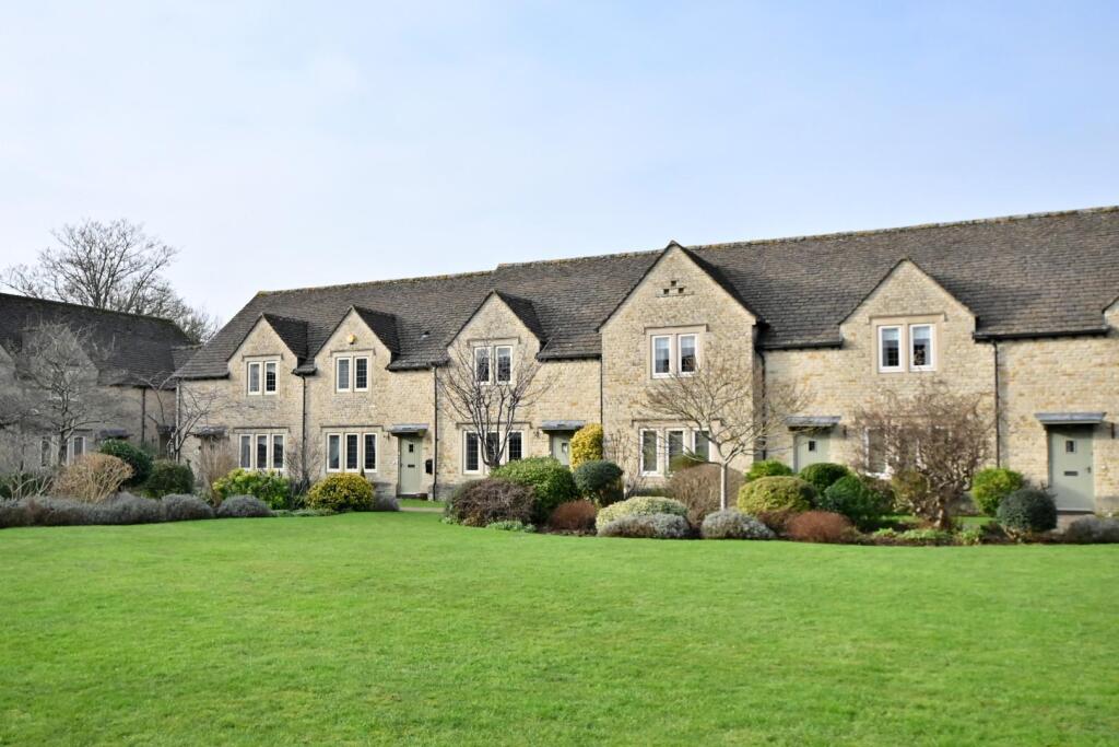3 bedroom retirement property for sale in Lygon Court, Fairford, GL7