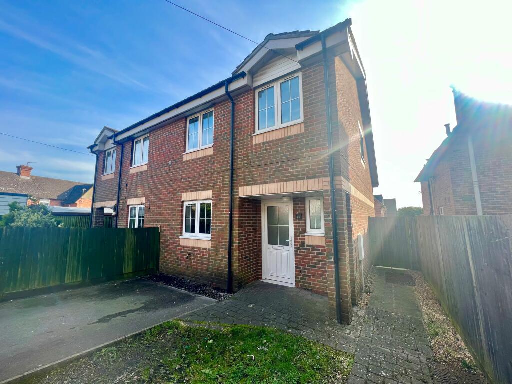 3 bedroom semi-detached house for rent in Ashurst Road, Portsmouth, PO6
