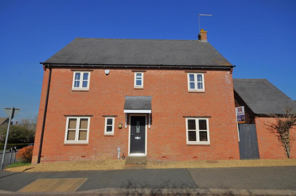 4 bedroom detached house for sale in Loddington Way, Mawsley, Kettering ...