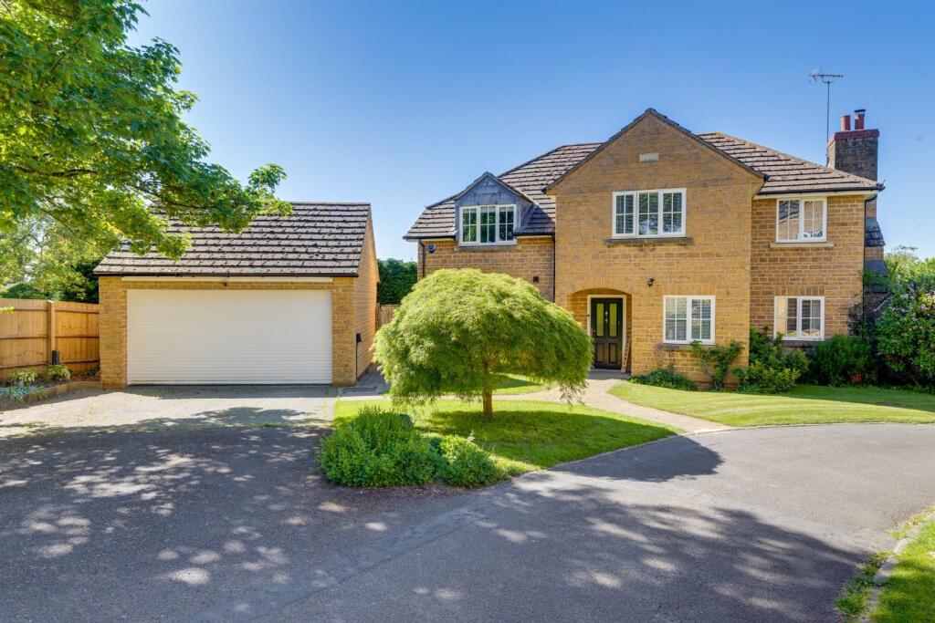4 bedroom detached house for sale in Pytchley Close, Brixworth ...