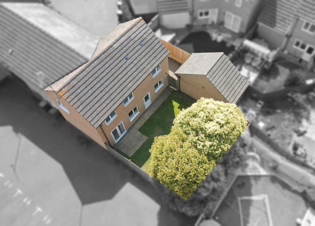 3 bedroom end of terrace house for sale in Spellow Close, Rugby, CV23