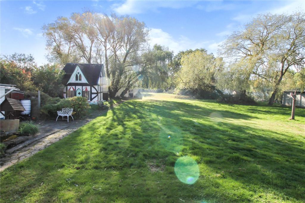 5 bedroom bungalow for sale in Brentwood Road, Bulphan, Upminster ...