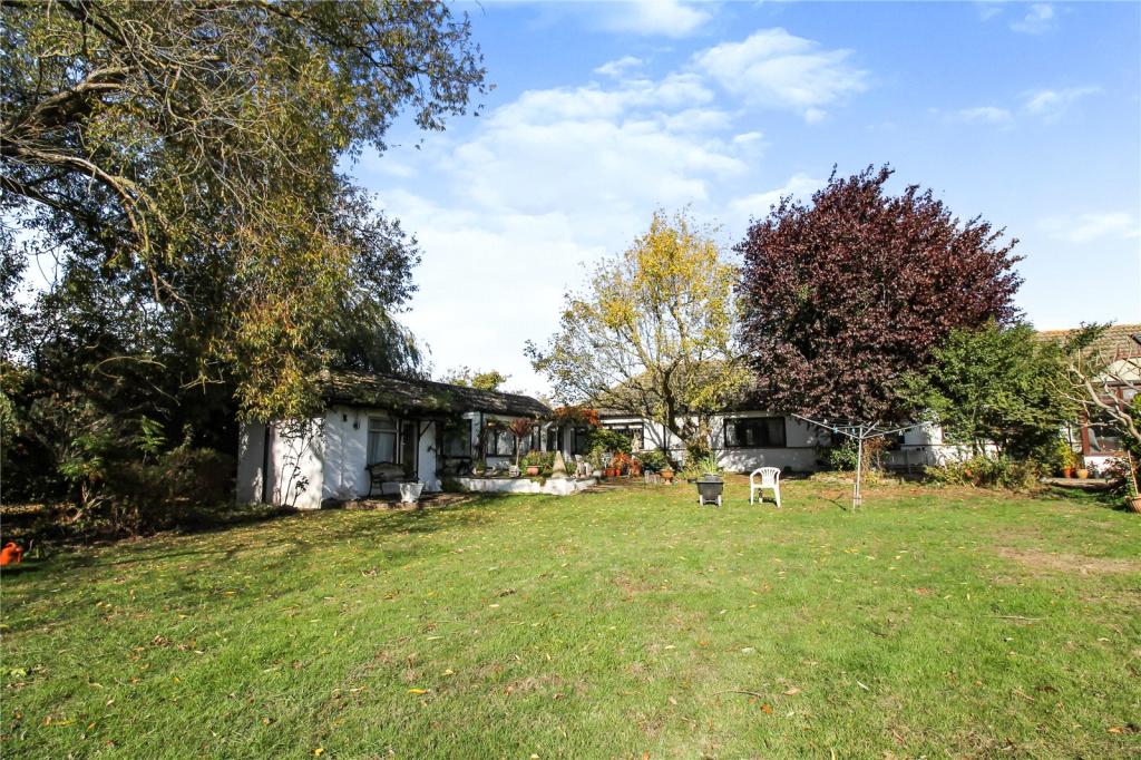5 bedroom bungalow for sale in Brentwood Road, Bulphan, Upminster ...