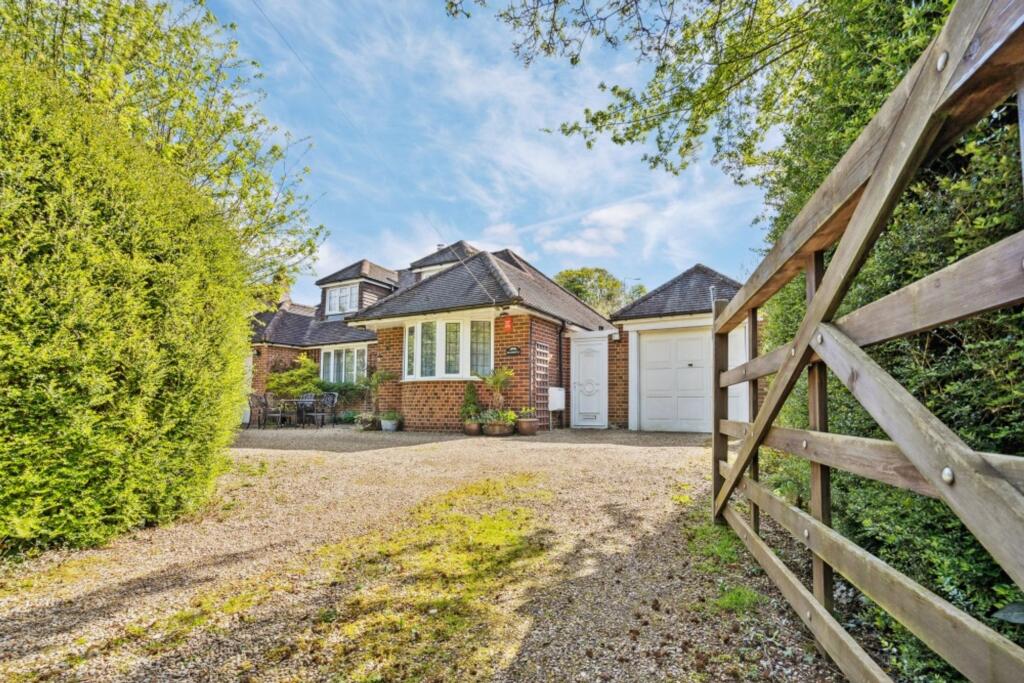 4 bedroom detached house for sale in Letter Box Lane, Askett, HP27