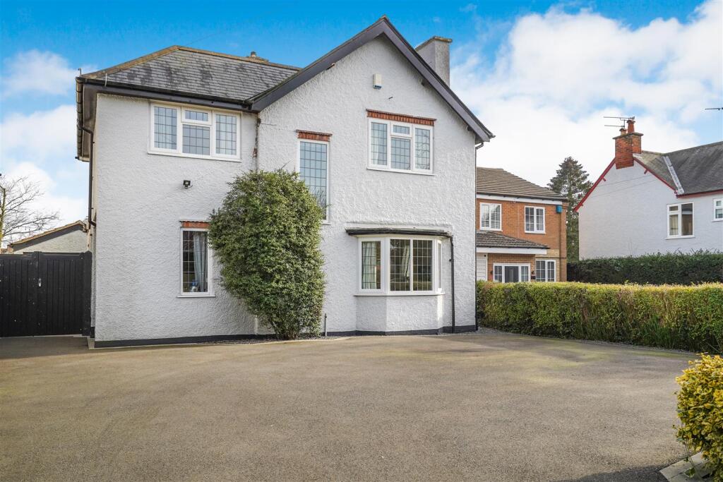 4 bedroom detached house for sale in Gullet Lane, Kirby Muxloe, LE9