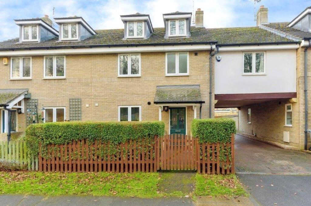 4 bedroom town house for sale in Barnack Road, Stamford, PE9