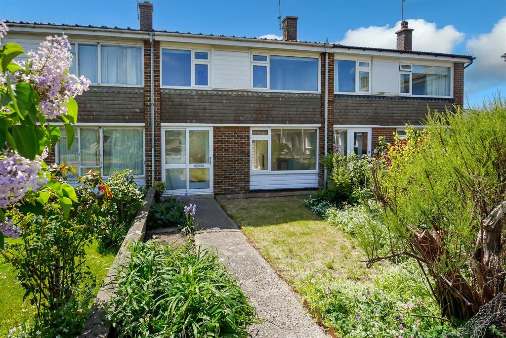 3 bedroom terraced house for sale in Norfolk Gardens, Littlehampton, BN17