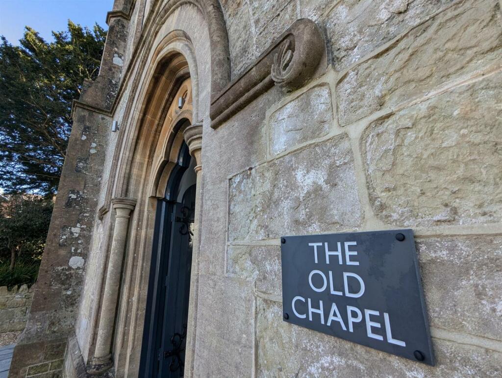 2 bedroom semi-detached house for sale in High Street, Wroxall, Ventnor ...