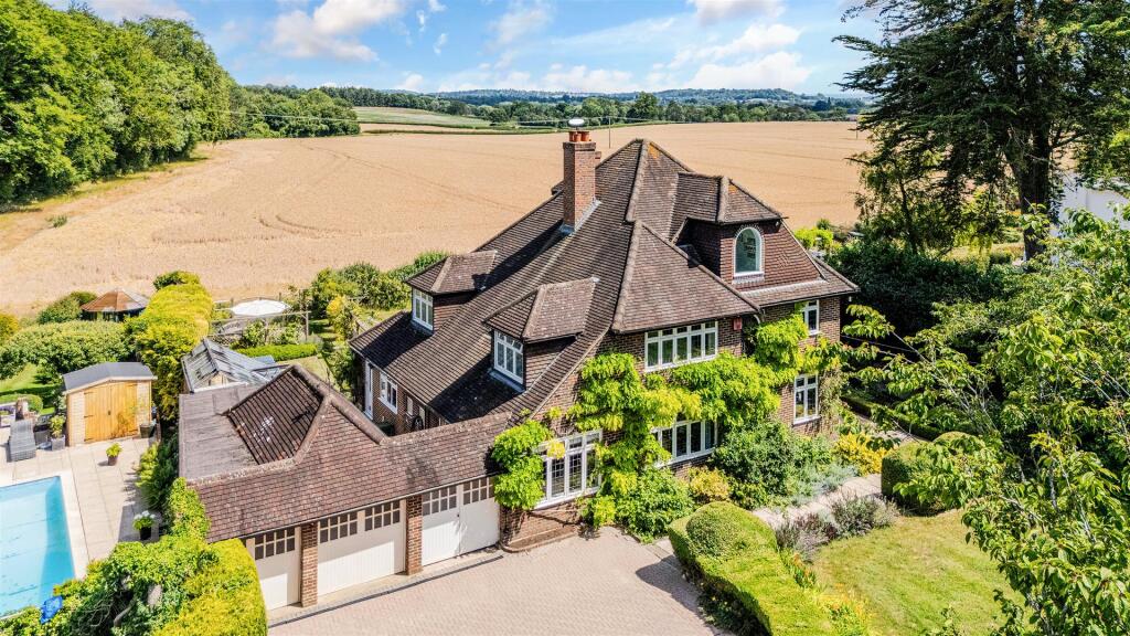 5 bedroom detached house for sale in Pebblehill Road, Betchworth, RH3