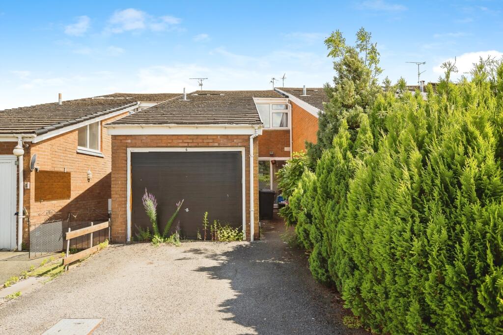3 bedroom terraced house for sale in Stansty Close, Wrexham, LL11