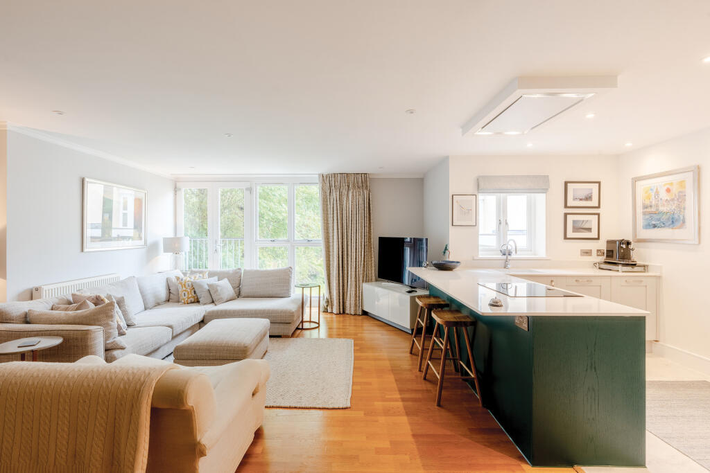 3 bedroom flat for sale in Stoke Park Road South, Sneyd Park, Bristol ...