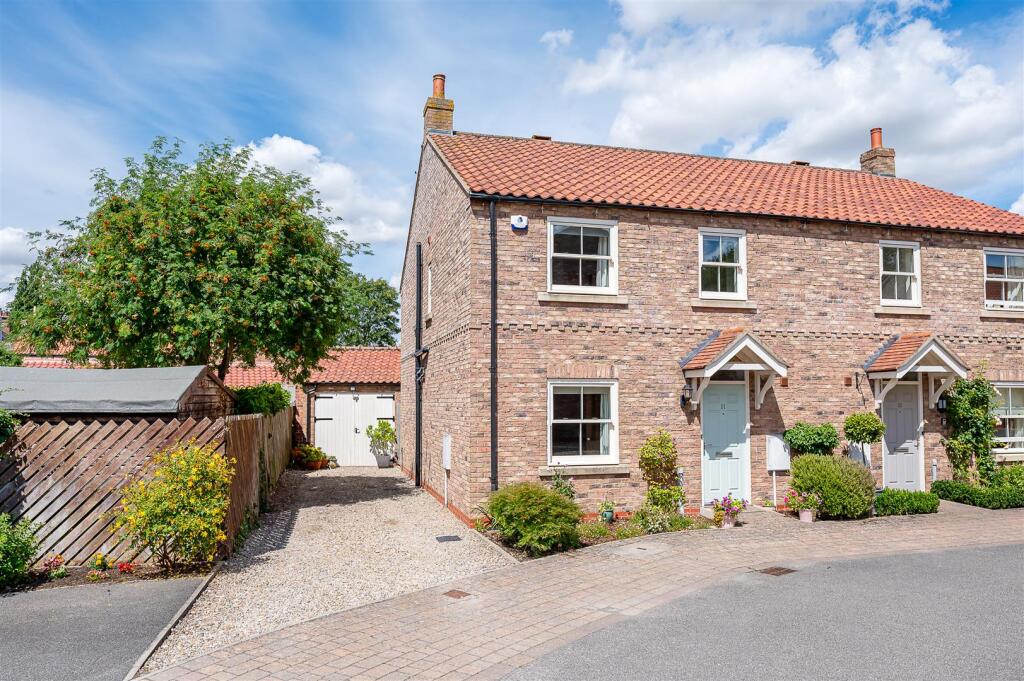 4 bedroom semi-detached house for sale in The Green, Upper Poppleton ...