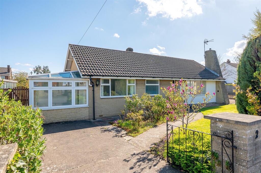 2 bedroom detached bungalow for sale in Elm Tree Avenue, Upper ...