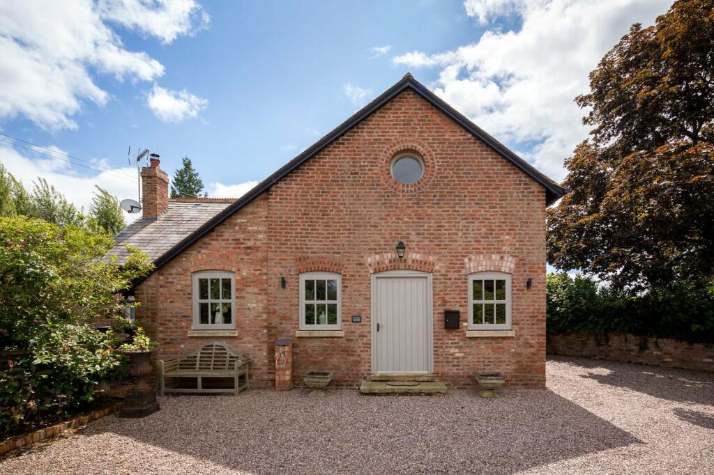 4 bedroom barn conversion for sale in Bayton, Worcestershire, DY14