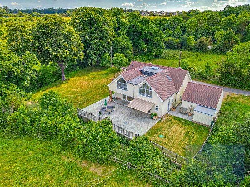 4 bedroom detached house for sale in Roding Lane, Chigwell, Essex, IG7