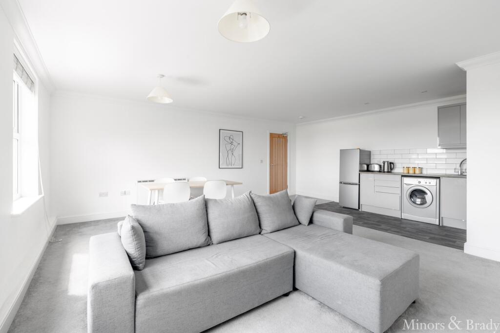 2 bedroom flat for rent in Bridge Road, Lowestoft, NR32