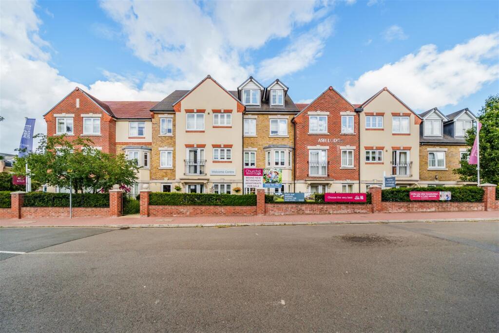1 bedroom retirement property for sale in Ash Lodge, Walton-On-Thames, KT12