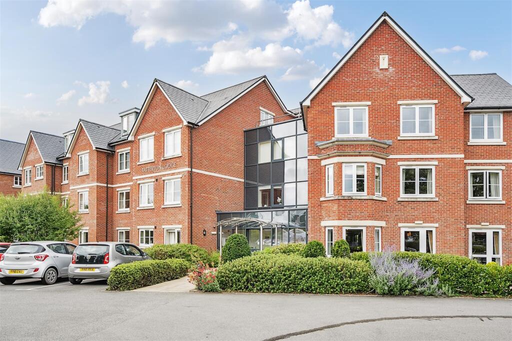 1 bedroom retirement property for sale in Tatterton Lodge, Wetherby, LS22